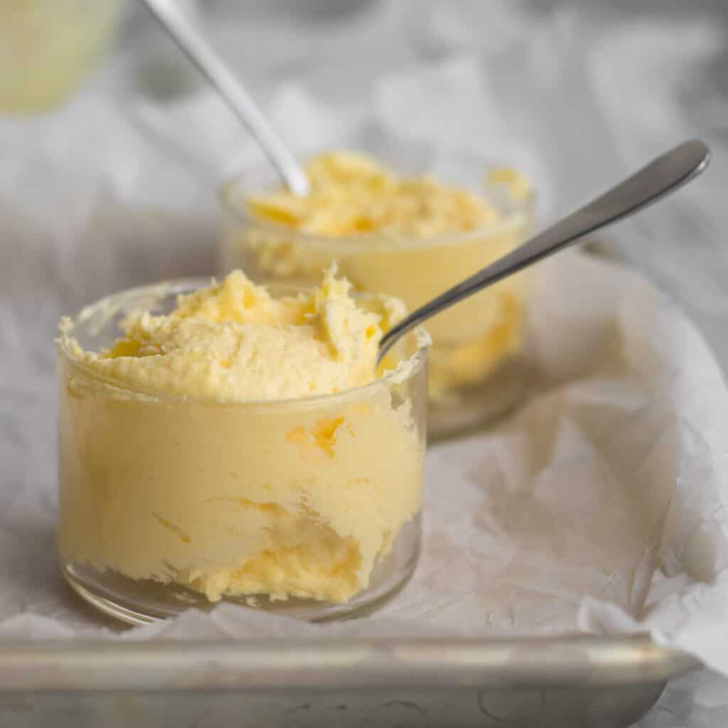 2 Ingredient Vanilla Mousse (aka Whipped Pudding) • Simple Gray T-Shirt