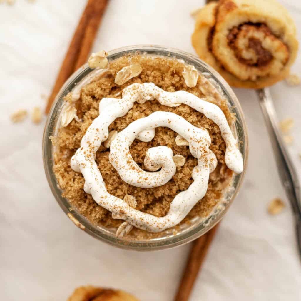 5-Ingredient Cinnamon Roll Overnight Oats • Simple Gray T-Shirt