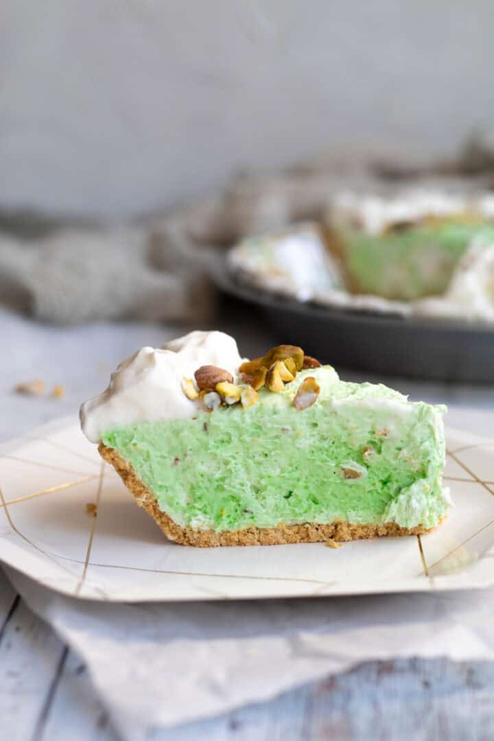 No-Bake Pistachio Pie (with Pudding) • Simple Gray T-Shirt