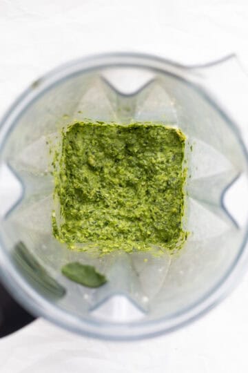 5-Minute Spinach Pesto (No Basil Needed!) • Simple Gray T-Shirt