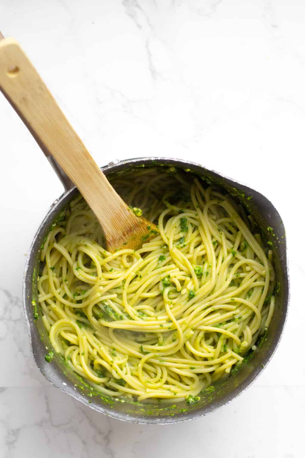 3-Ingredient Spinach Pesto Pasta • Simple Gray T-Shirt