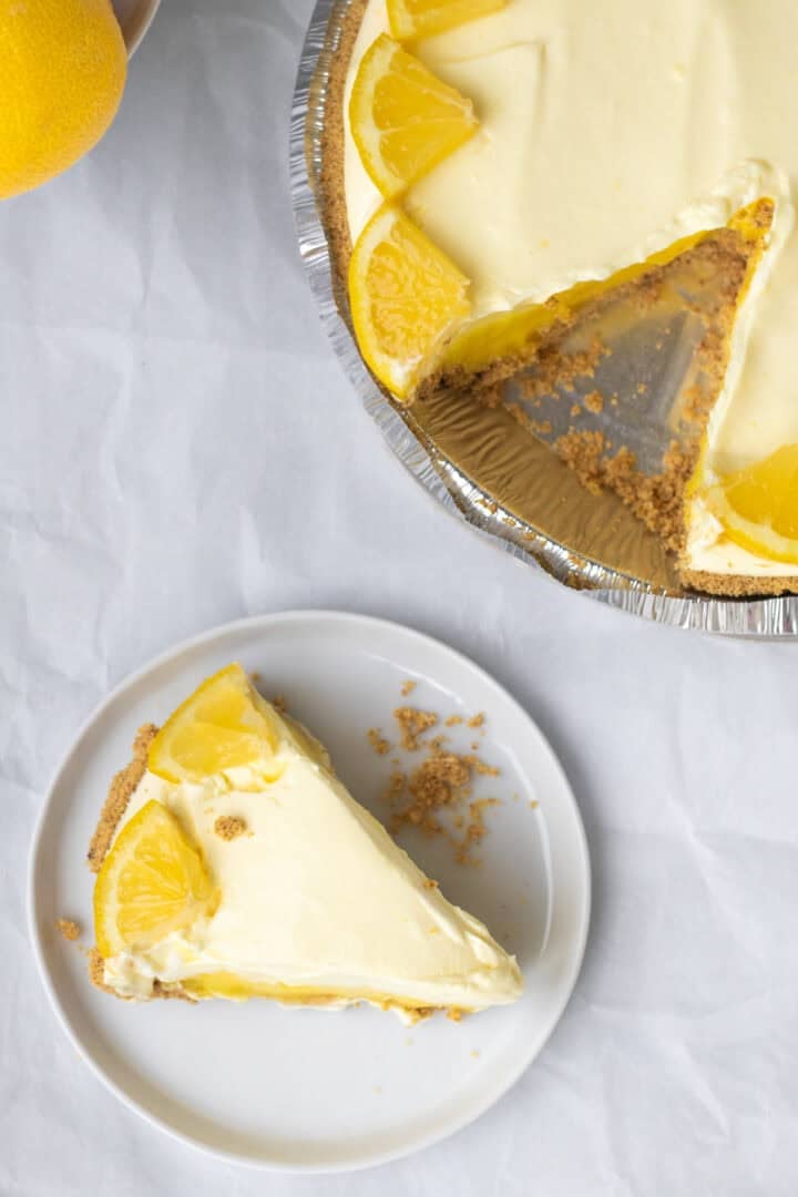 4-Ingredient No Bake Lemon Pudding Pie • Simple Gray T-Shirt