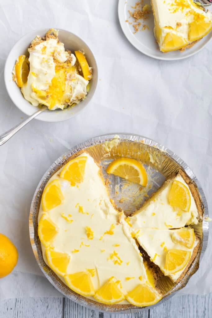 4-Ingredient No Bake Lemon Pudding Pie • Simple Gray T-Shirt